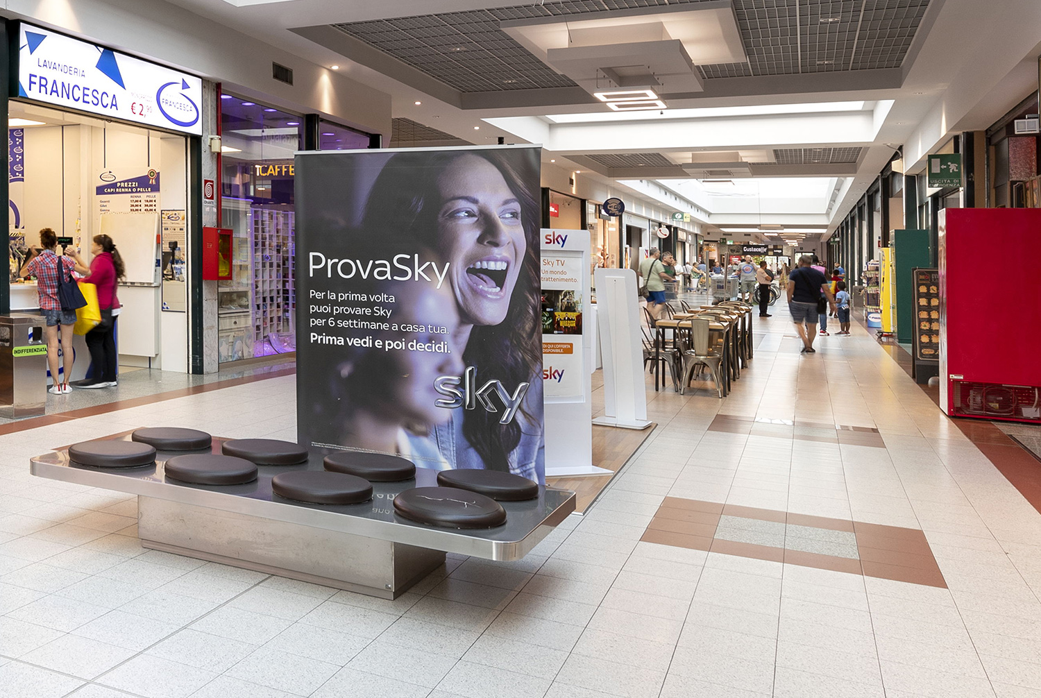 Spazi espositivi - Centro Commerciale Il Faro